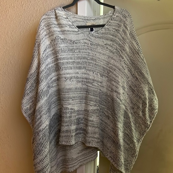 Universal Thread | Jackets & Coats | Mixes Knit White And Gray Poncho Size Osfm | Poshmark